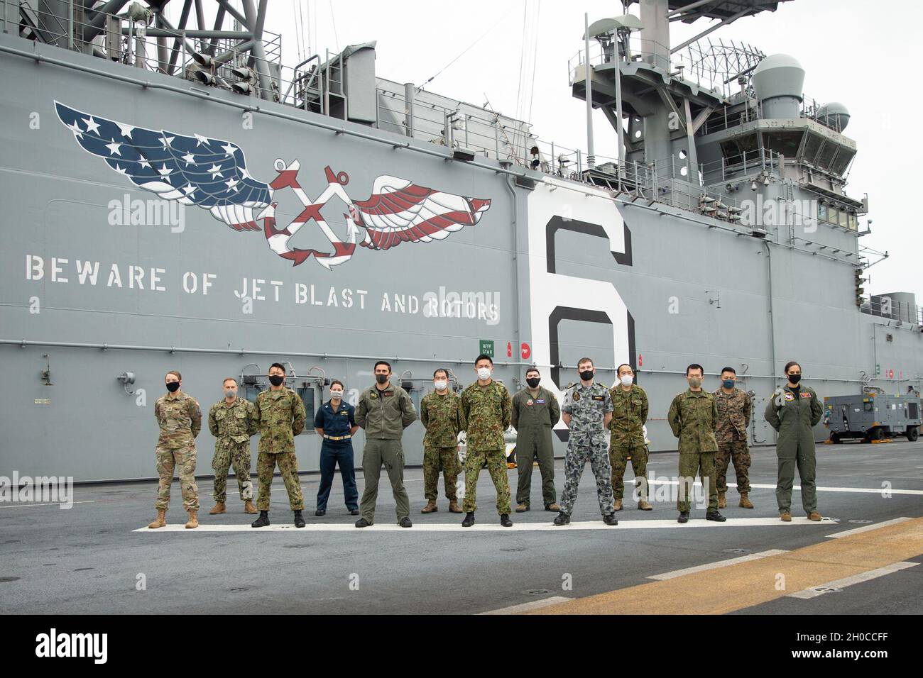 U.S. Marines and Sailors of the 31st Marine Expeditionary Unit (MEU ...