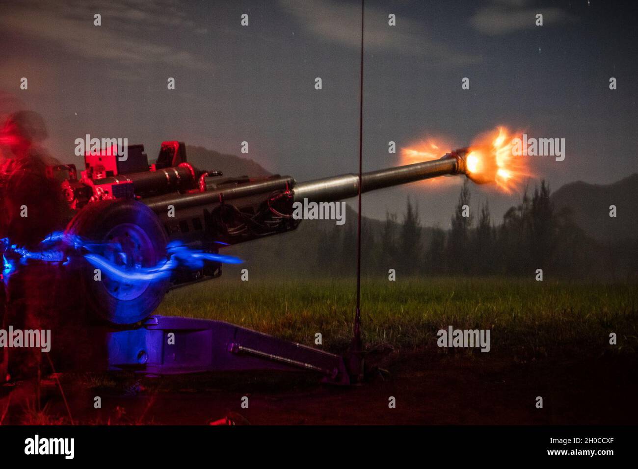 Soldiers from Copperhead Battery, 3rd Battalion, 7th Field Artillery ...