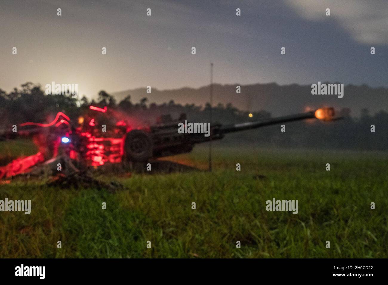 Soldiers from Copperhead Battery, 3rd Battalion, 7th Field Artillery ...