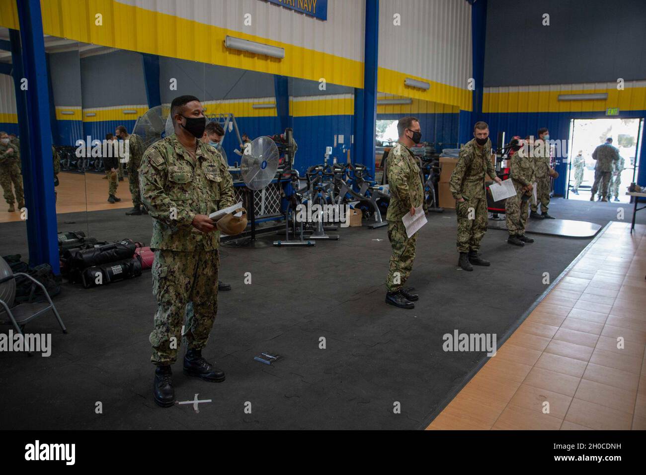 Uss lake erie cg 70 a ticonderoga class guided missile cruiser hi-res ...