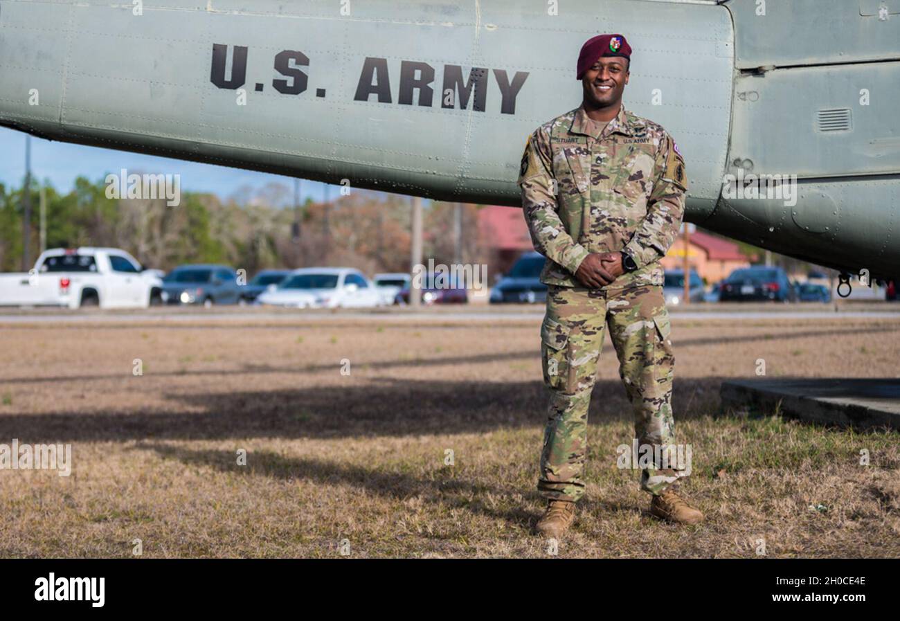 U.S. Army Staff Sgt. Brandon Stuart with 1st Special Forces Command ...