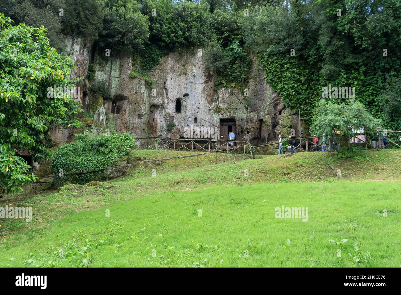 Tomba etrusca mitreo hi-res stock photography and images - Alamy