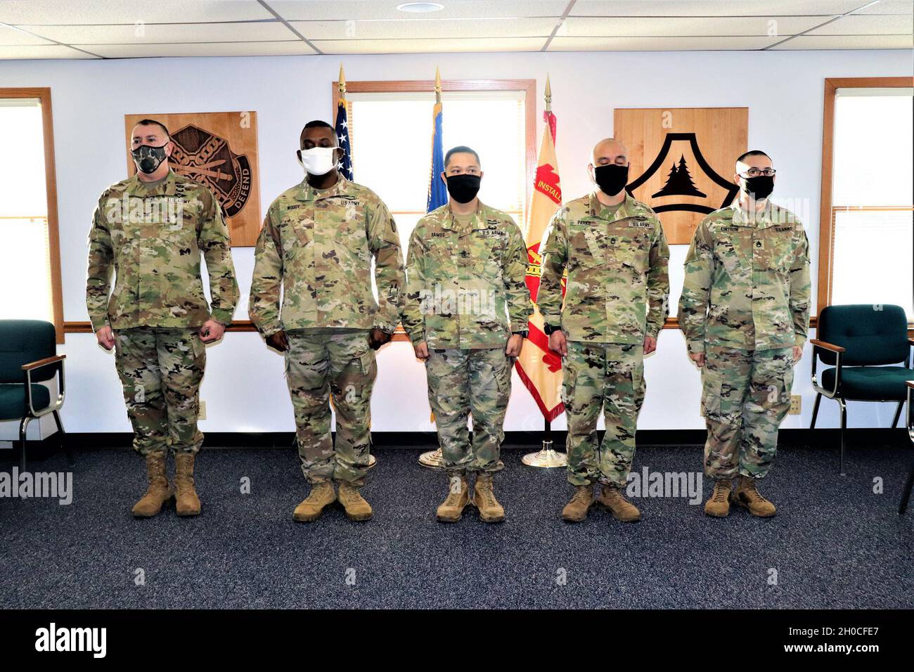 (From left) Garrison Commander Col. Michael D. Poss and Maj. Eddie ...