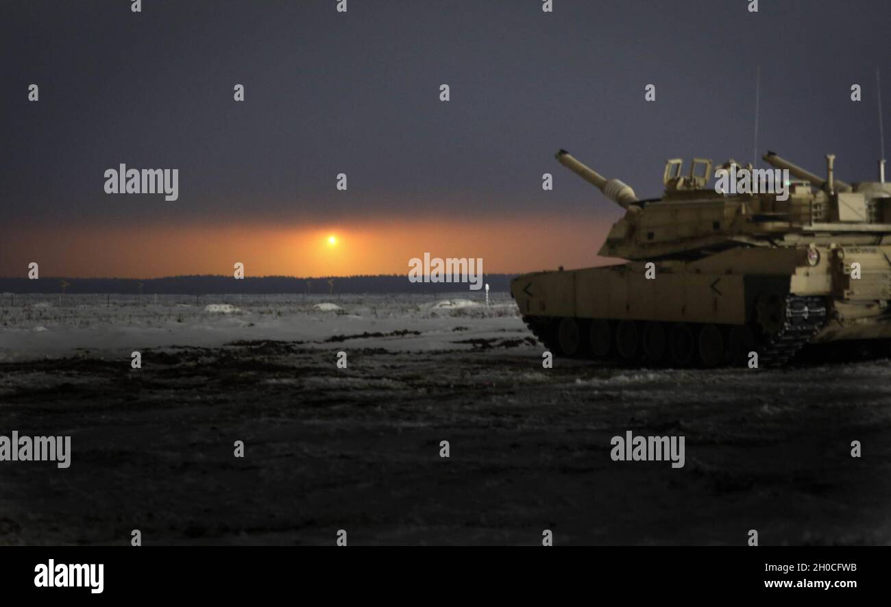 Tank fired round hi-res stock photography and images - Alamy