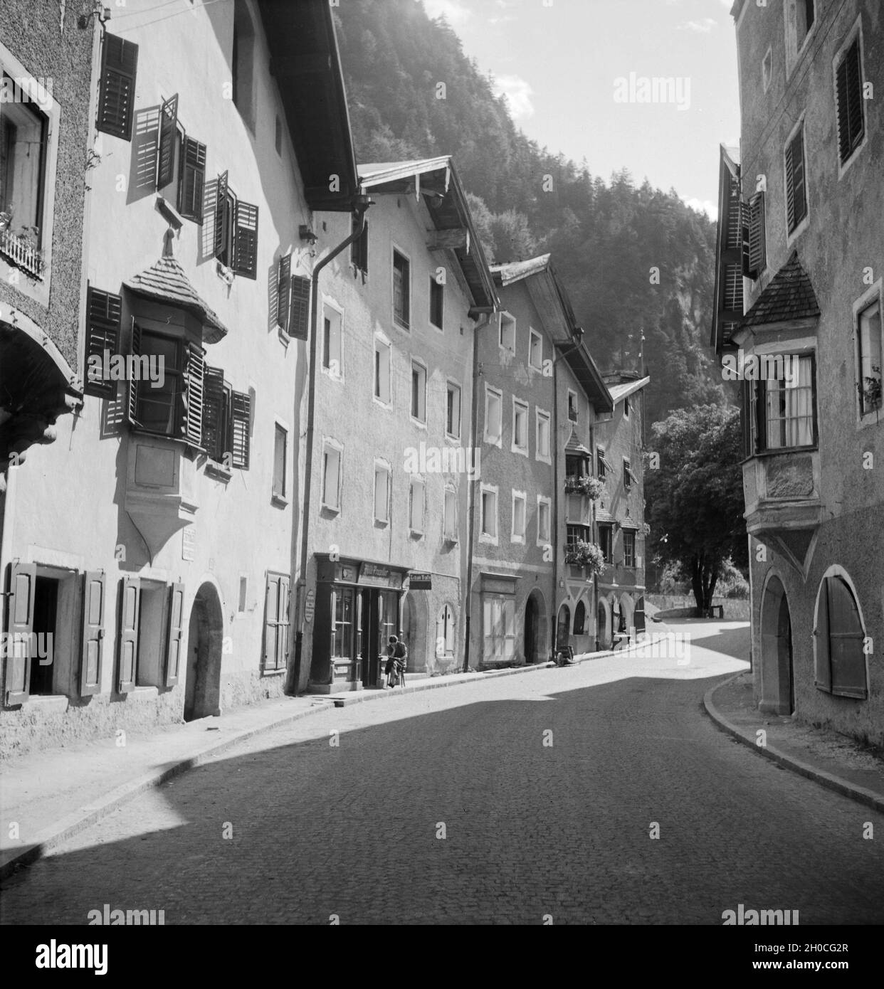 Ein Ausflug nach Rattenberg in Tirol, Deutsches Reich 1930er Jahre. A ...