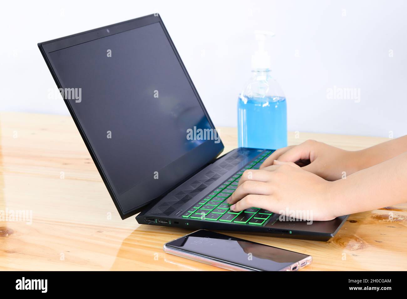 Hands sanitizer hi-res stock photography and images - Alamy