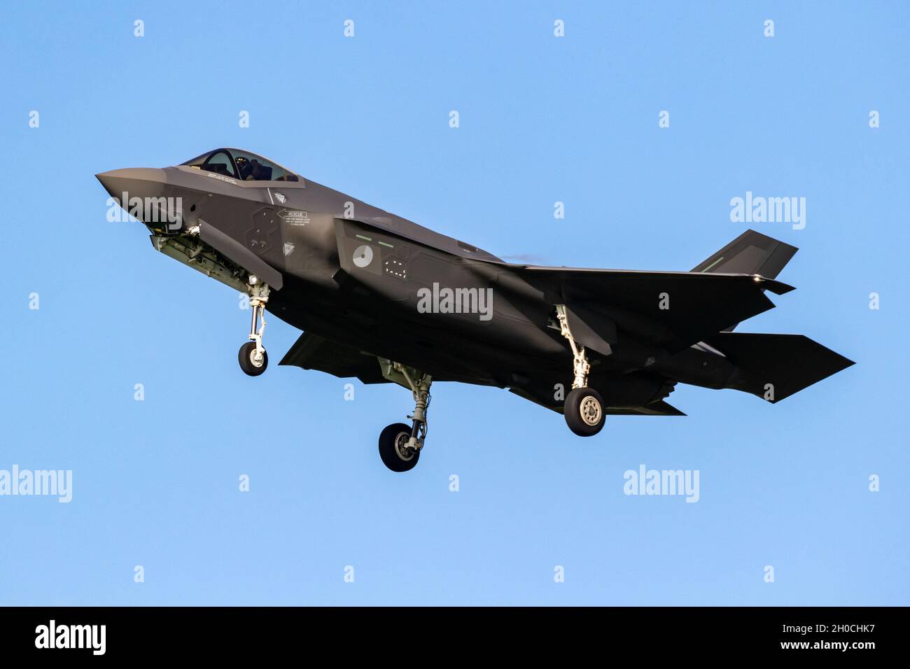 Lockheed Martin F-35 Lightning II stealth multirole combat aircraft ...