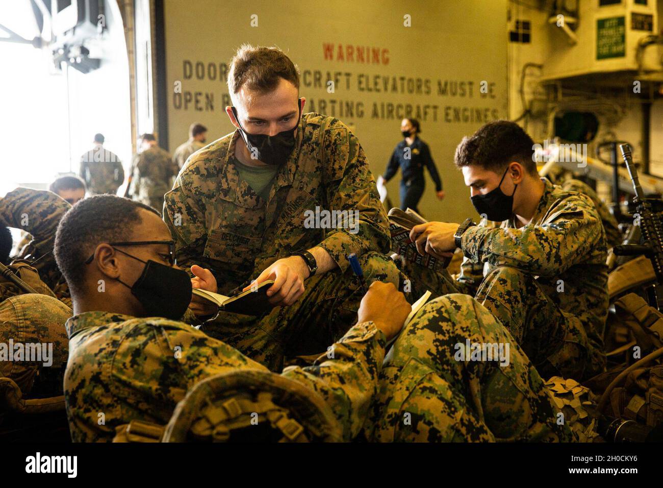 U.S. Marines with Battalion Landing Team, 3rd Battalion, 4th Marines (3 ...