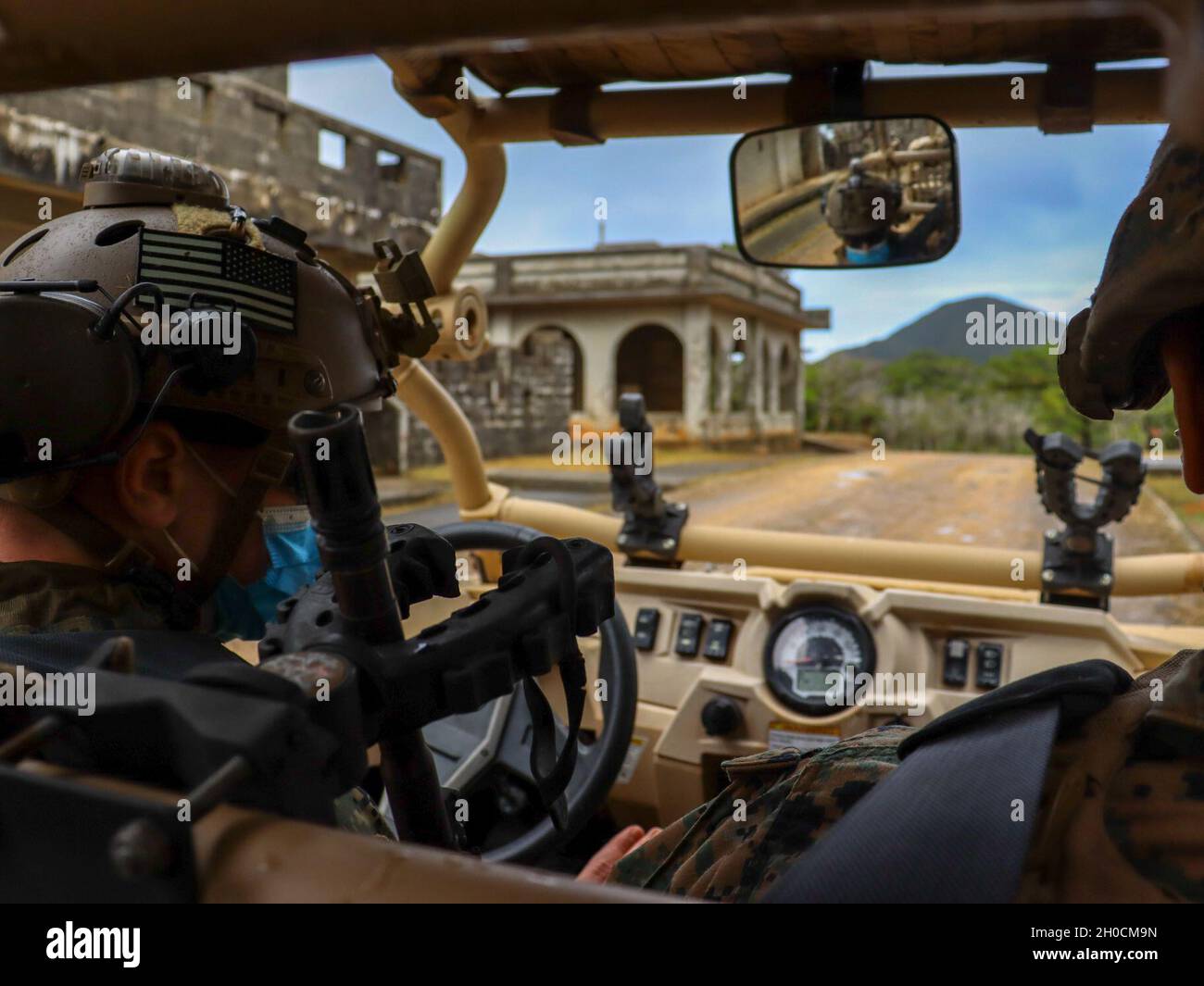 A U.S. Marine with Amphibious Reconnaissance Platoon, 31st Marine ...