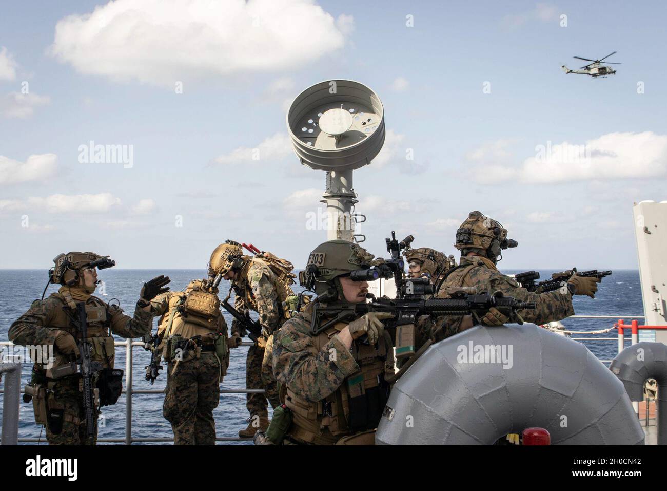 U.S. Marines with Force Reconnaissance Platoon, 31st Marine ...
