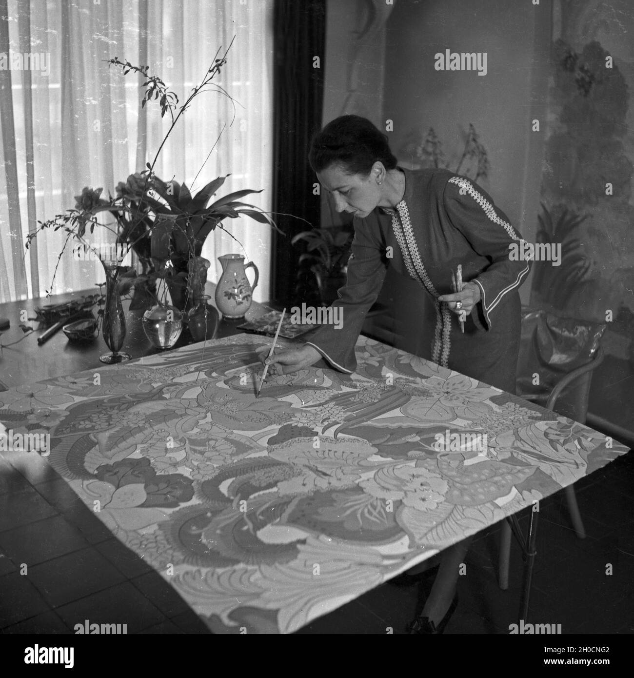 Eine Künstlerin in ihrem Atelier, Deutschland 1930er Jahre. A female ...