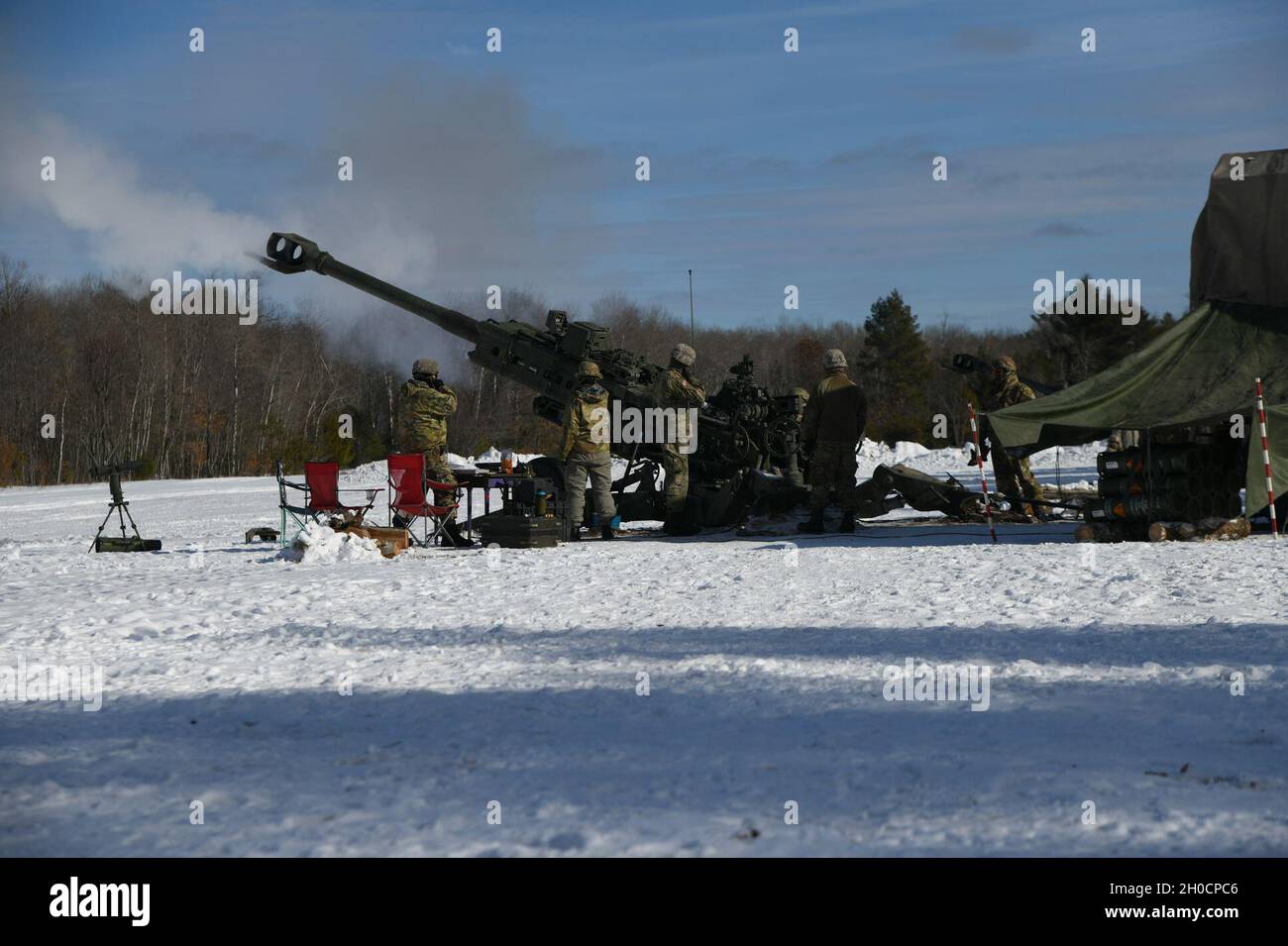 U.S. Army Soldiers, Wisconsin National Guard Field Artillery Regiment ...