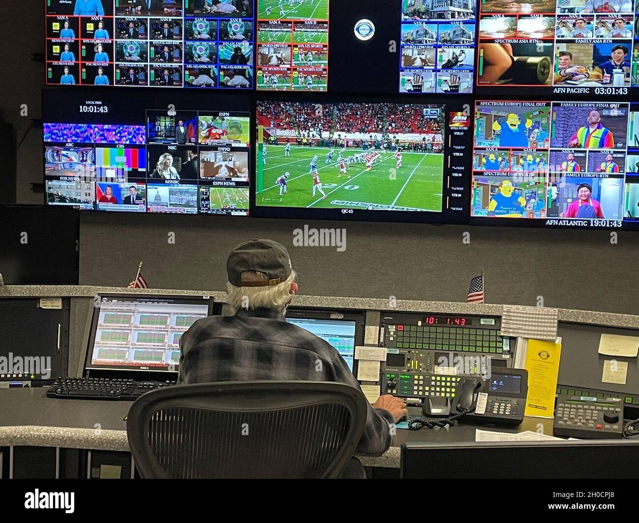 Broadcast programming hi-res stock photography and images - Alamy