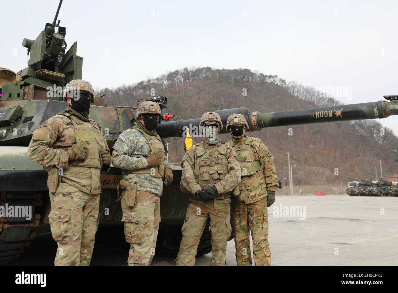 M1 tank firing hi-res stock photography and images - Alamy
