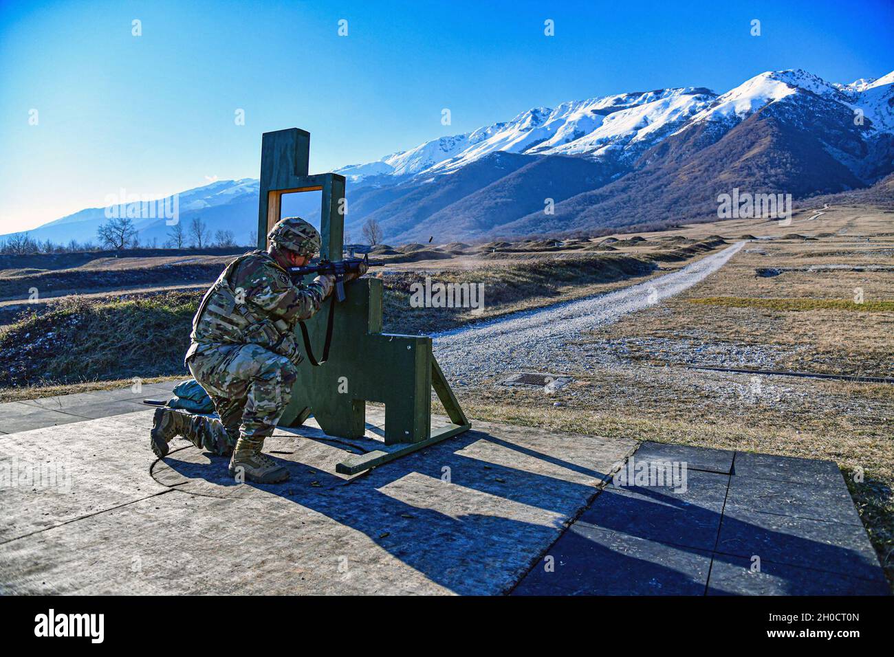 A Soldier assigned to U.S. Army Southern European Task Force, Africa ...