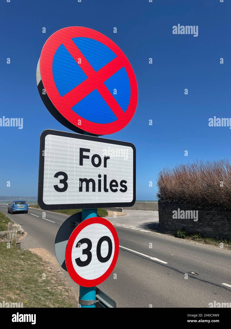 Highway code no stopping hi-res stock photography and images - Alamy