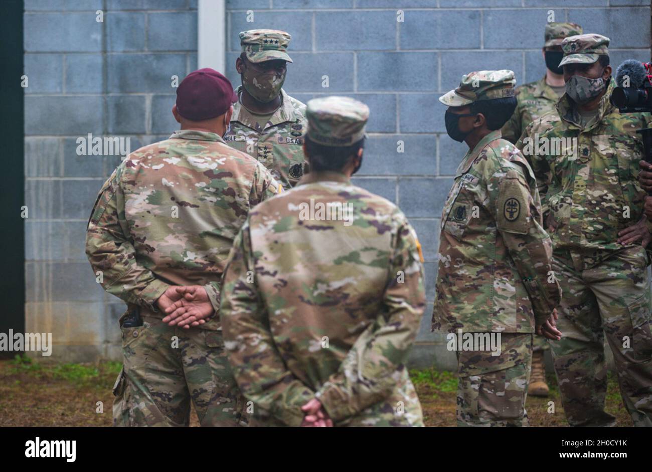 U.S. Army Lt. Gen. R. Scott Dingle, the Army Surgeon General and ...