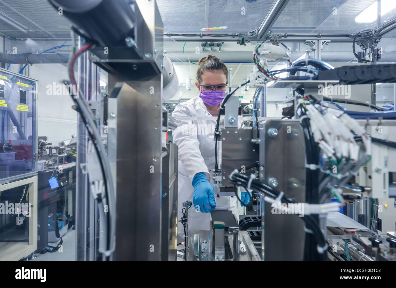 Meet battery research center hi-res stock photography and images - Alamy