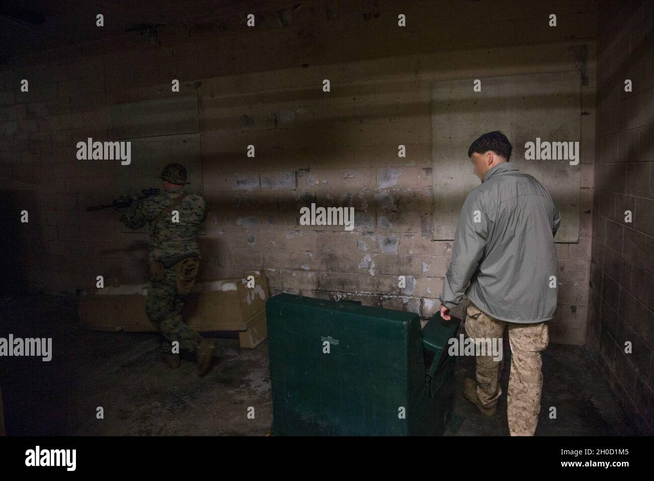 Marine Raiders with 3rd Marine Raider Battalion train Marines with 1st ...
