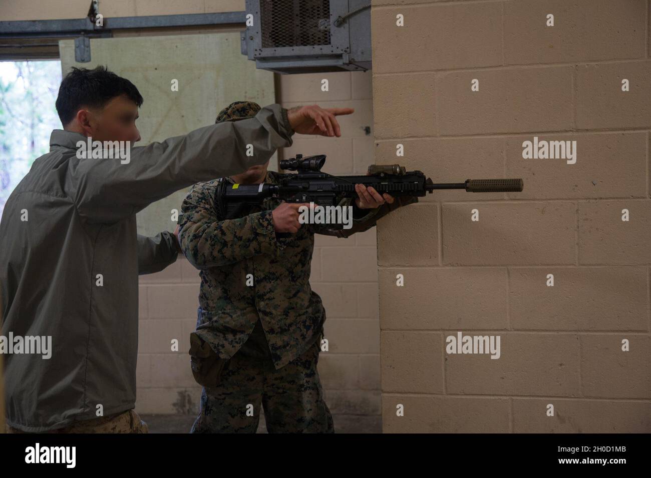 Marine Raiders with 3rd Marine Raider Battalion train Marines with 1st ...