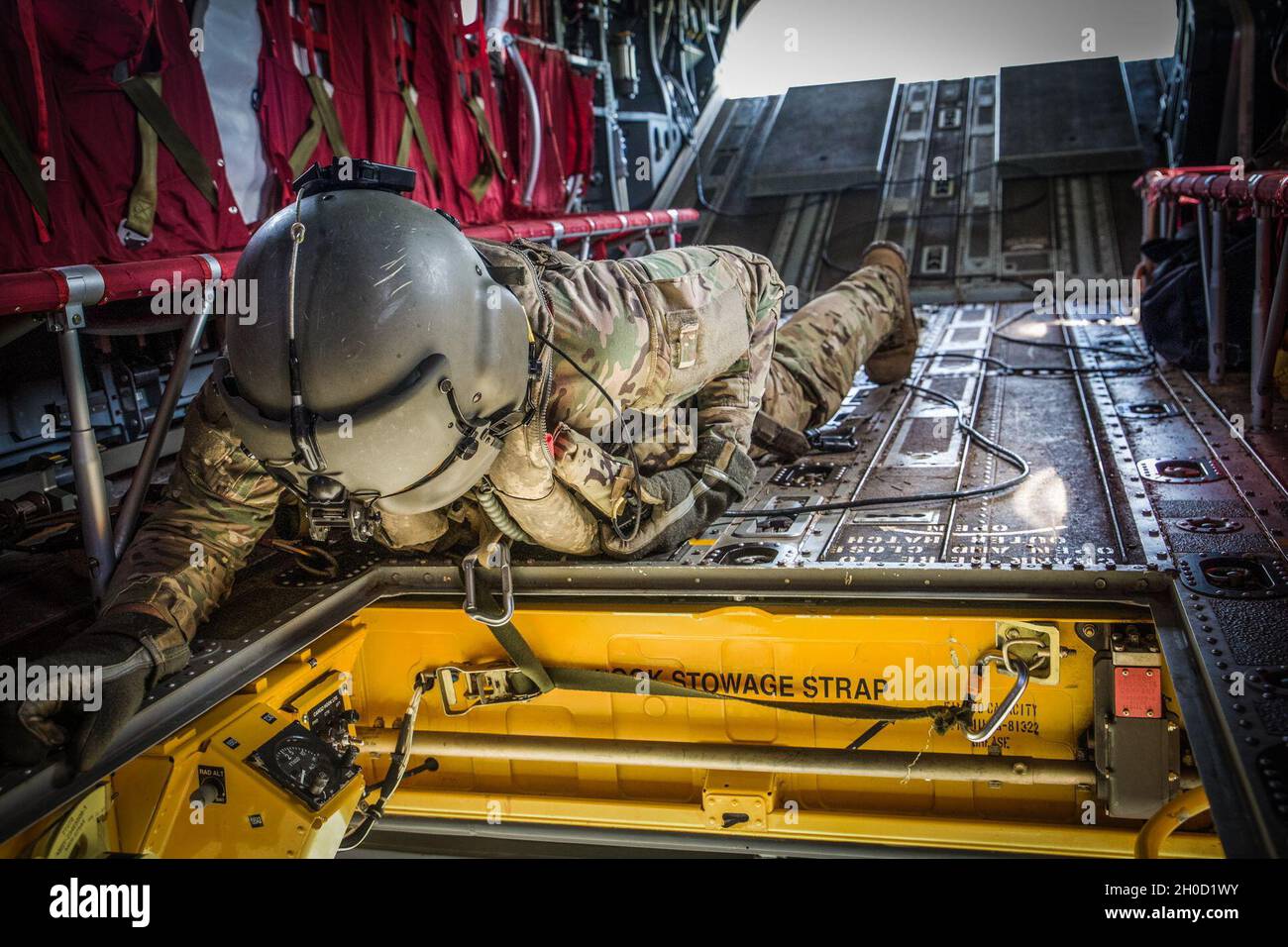 Soldiers from 1st Platoon, Copperhead Battery, 3rd Battalion, 7th Field ...