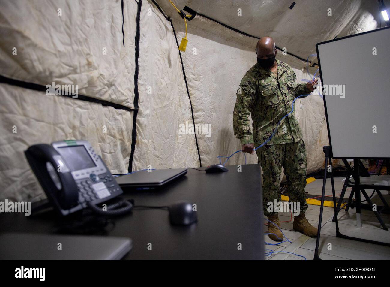Underwater cables hi-res stock photography and images - Alamy