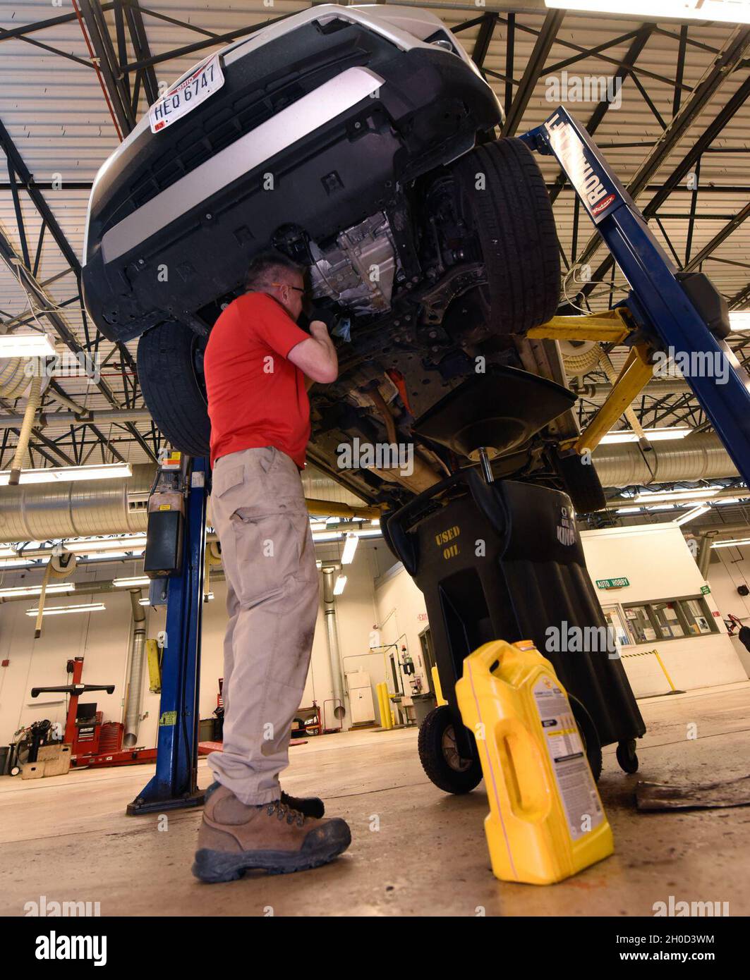 U.S. Army veteran Jeff Fichter finishes oil-and-transmission fluid ...