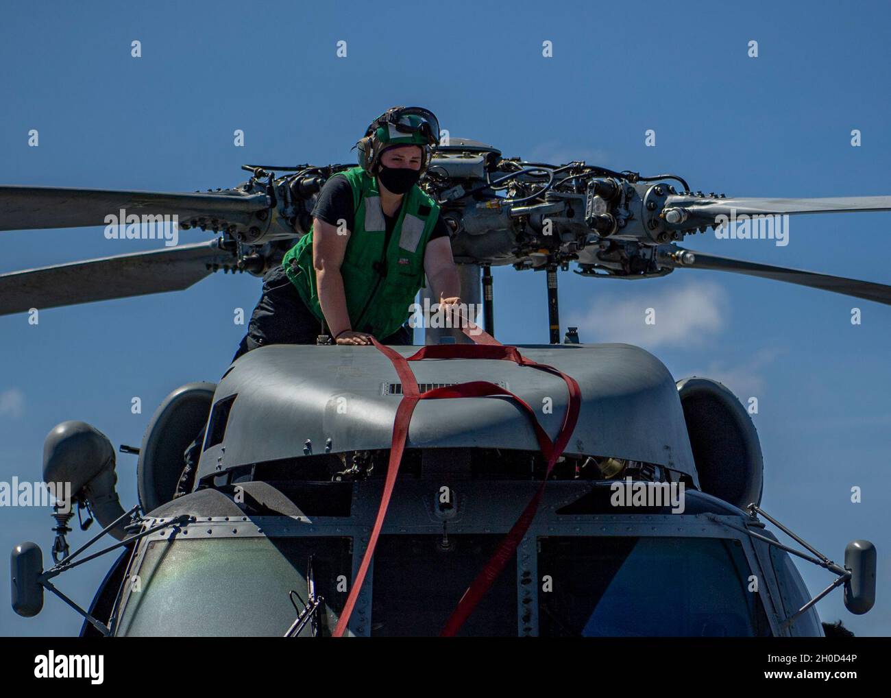 PACIFIC OCEAN (Jan. 28, 2021) U.S. Navy Aviation Electrician’s Mate 2nd ...