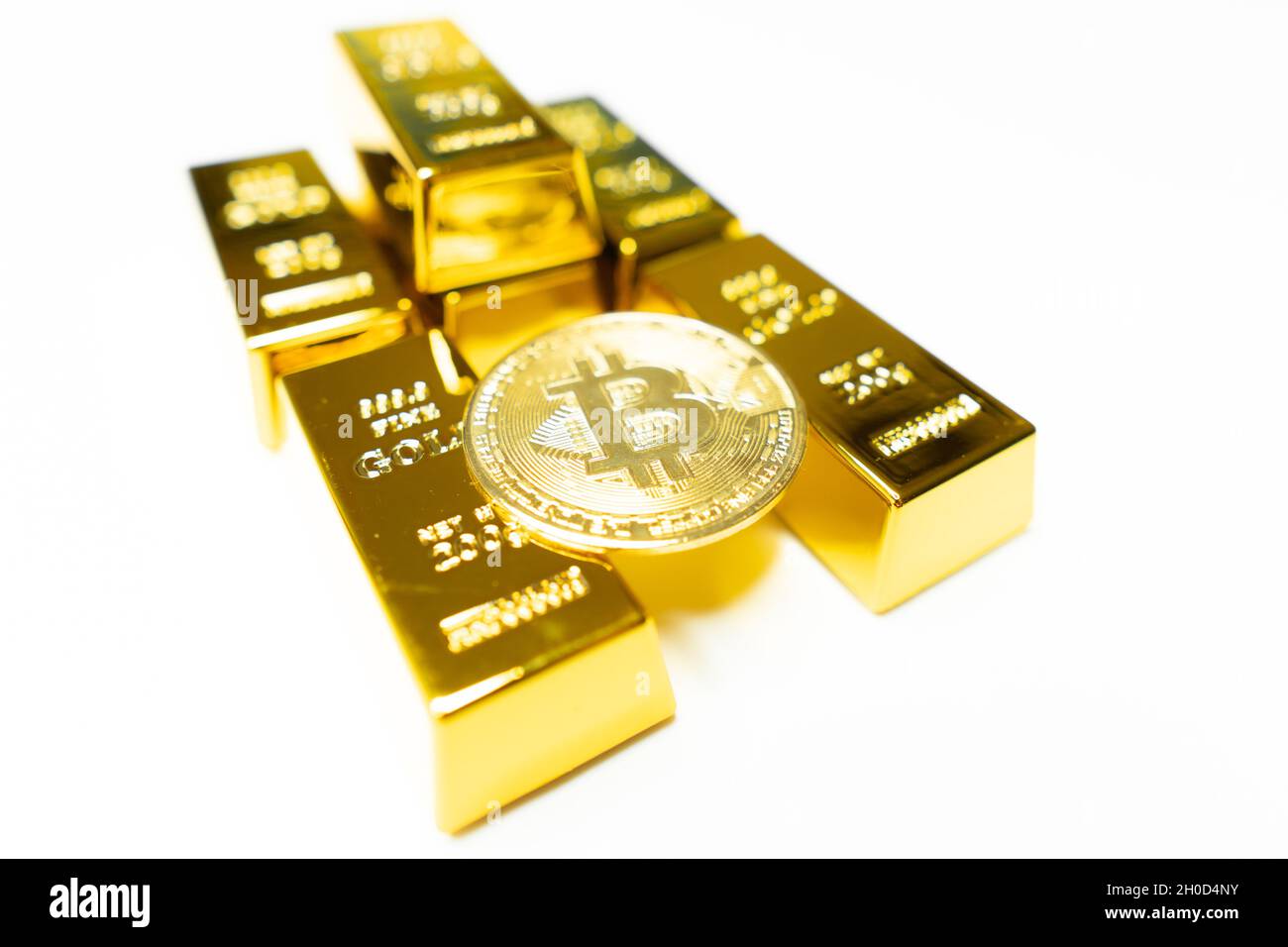 Bitcoin gold coin with golden bars. Cryptocurrency concept. Virtual ...