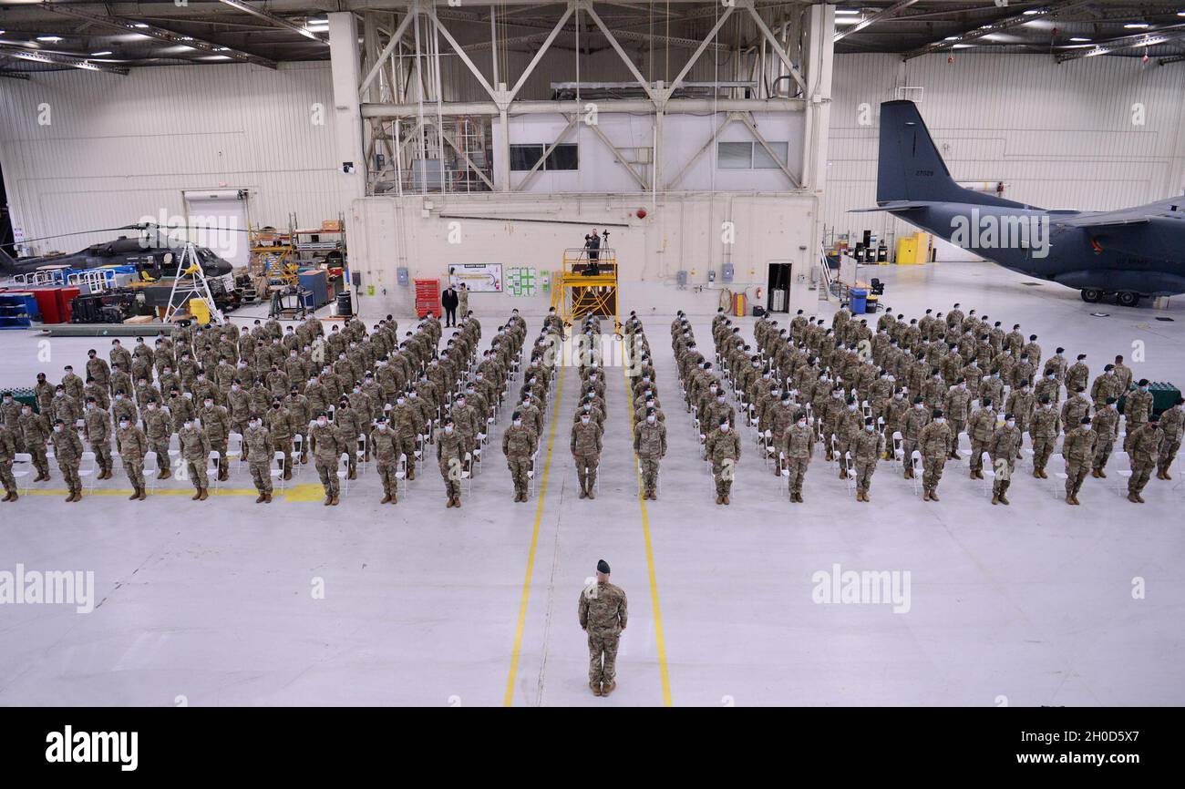 Soldiers assigned to the U.S. Army John F. Kennedy Special Warfare ...