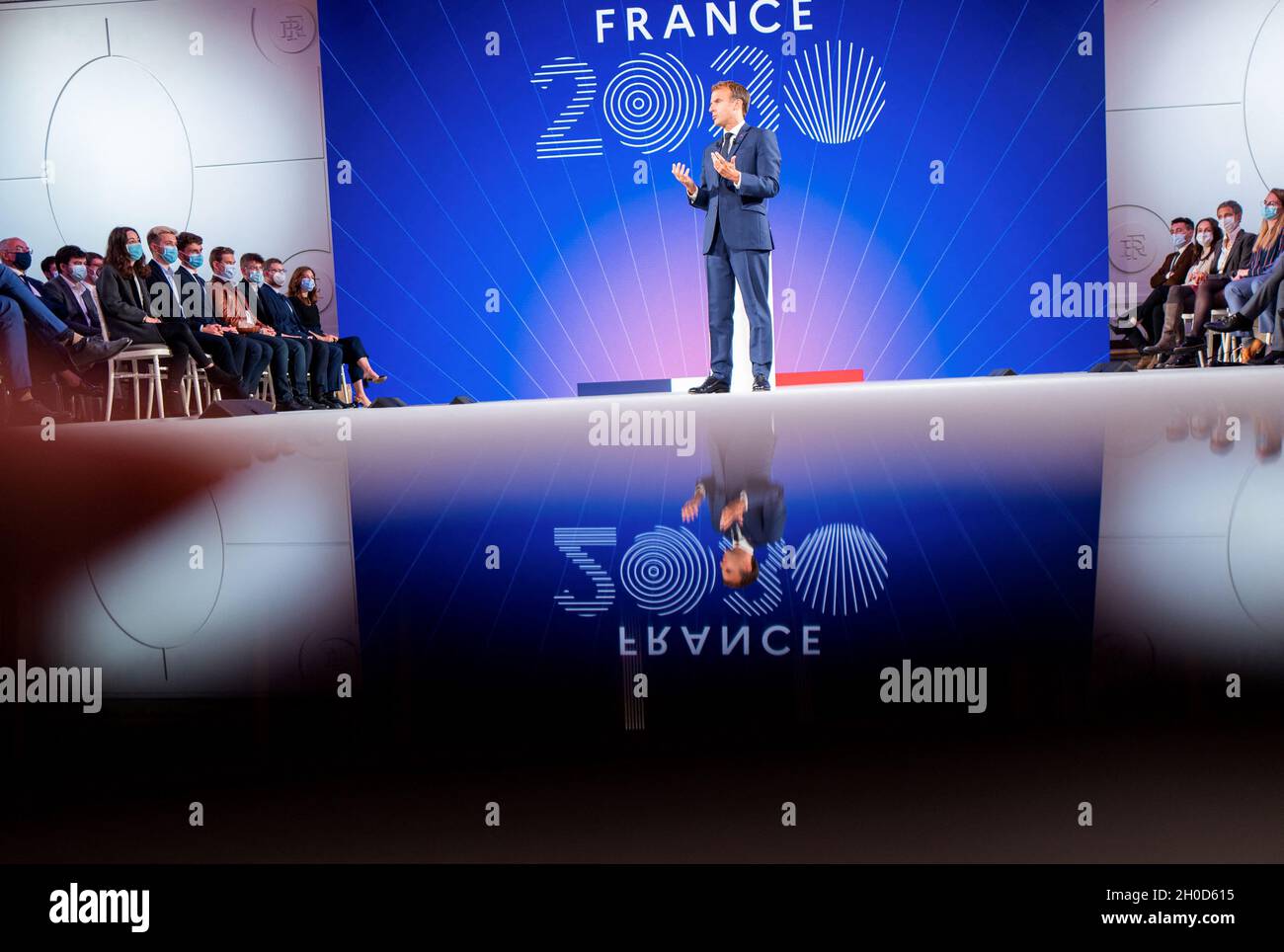 Paris 2030 hi-res stock photography and images - Alamy