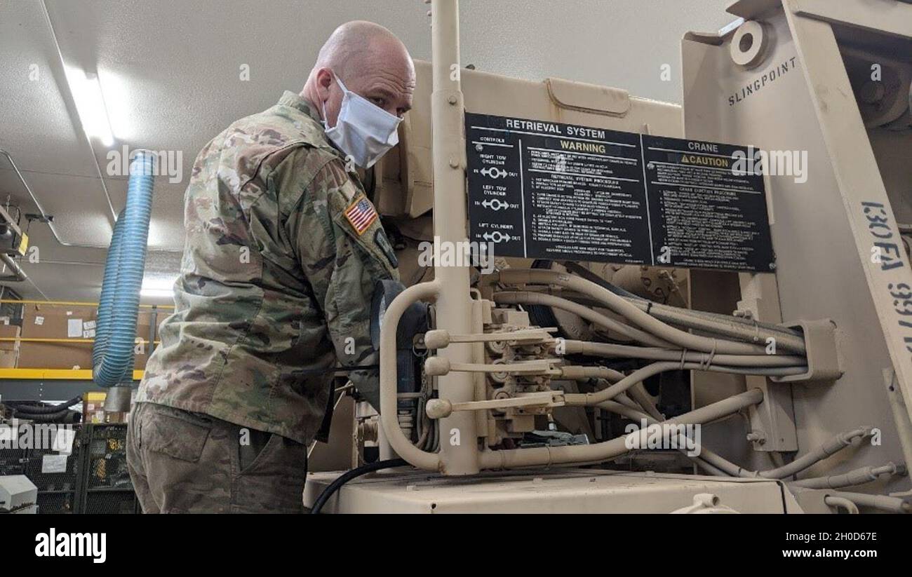 HAYS, Kan. – Sgt. 1st Class Lyndon Ellis, Field Maintenance Shop 1 ...