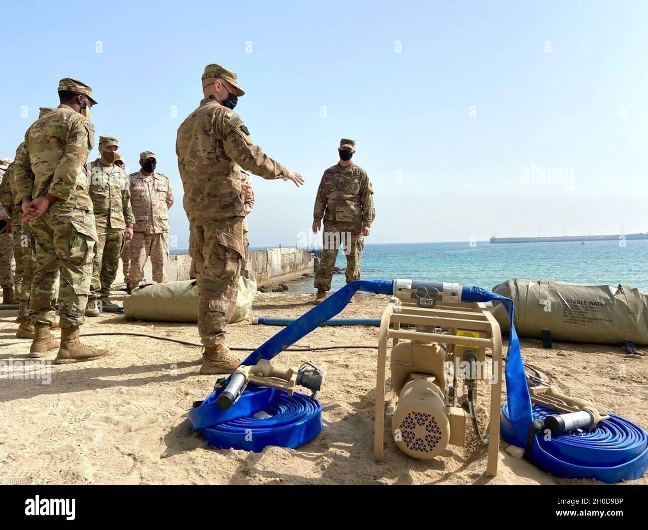 U.S. Soldiers with Alpha Company, 628th Aviation Support Battalion ...