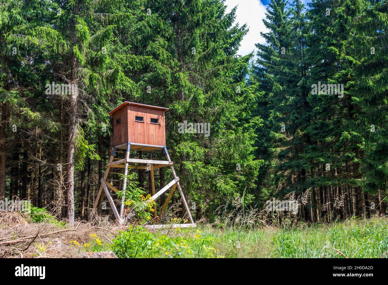 Wood machan hi-res stock photography and images - Alamy