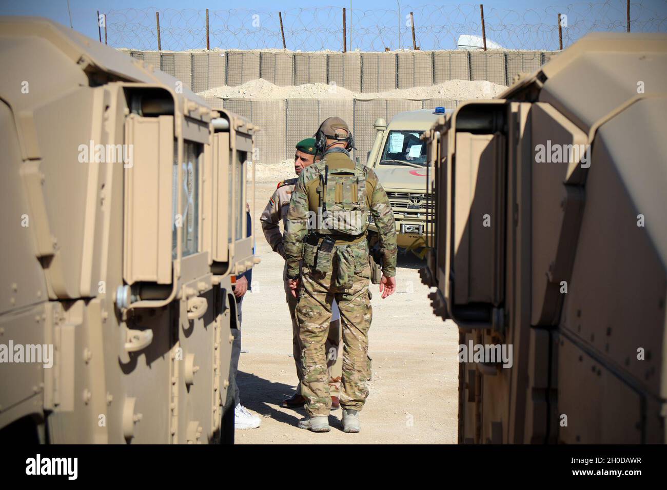 6 combined lines hi-res stock photography and images - Alamy