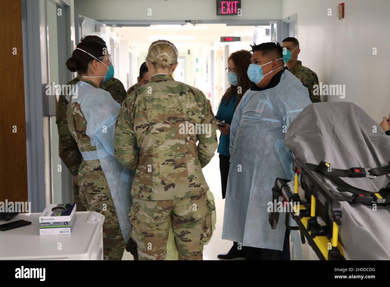 Move patient transfer hi-res stock photography and images - Alamy