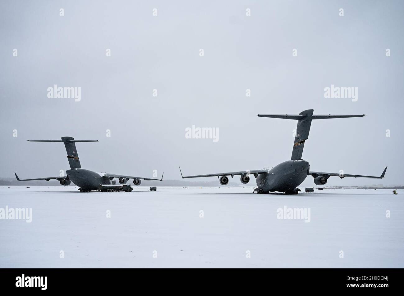 Airmen assigned to the 911th Aircraft Maintenance Squadron and 911th ...