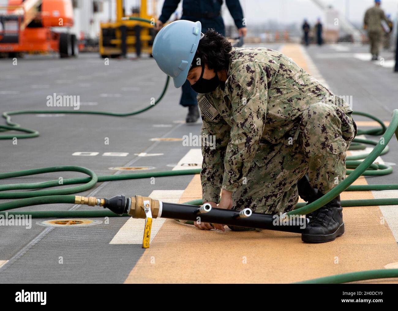 2100201-N-LY160-1005 SAN DIEGO (Feb. 1, 2021) – Aviation Boatswain’s ...