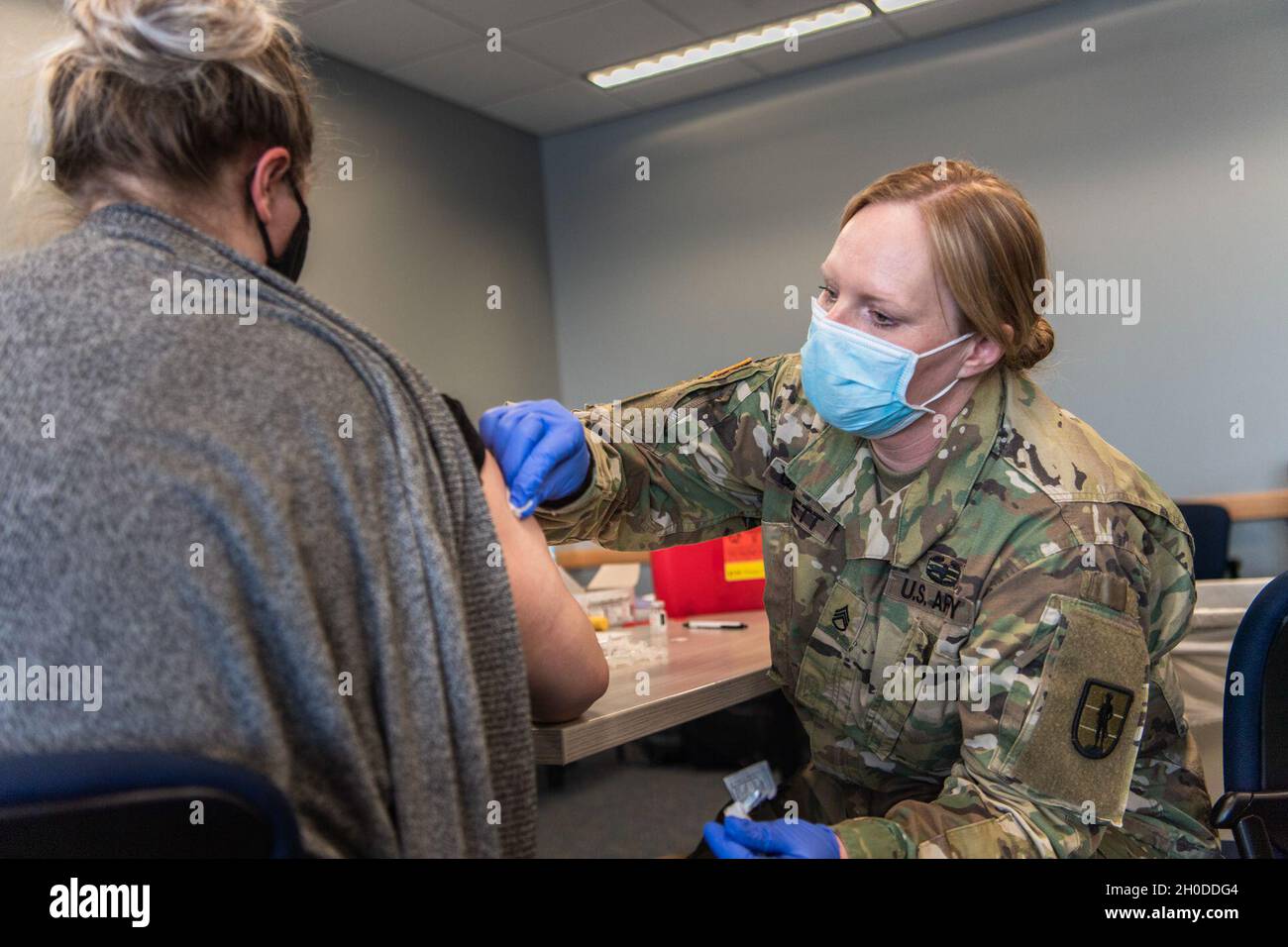 Vaccination injection army hi-res stock photography and images - Alamy