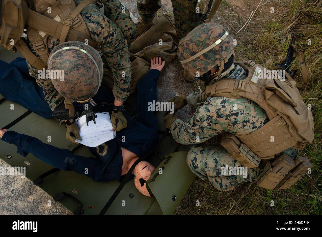 U.S. Marines with Battalion Landing Team, 3rd Battalion, 4th Marines ...