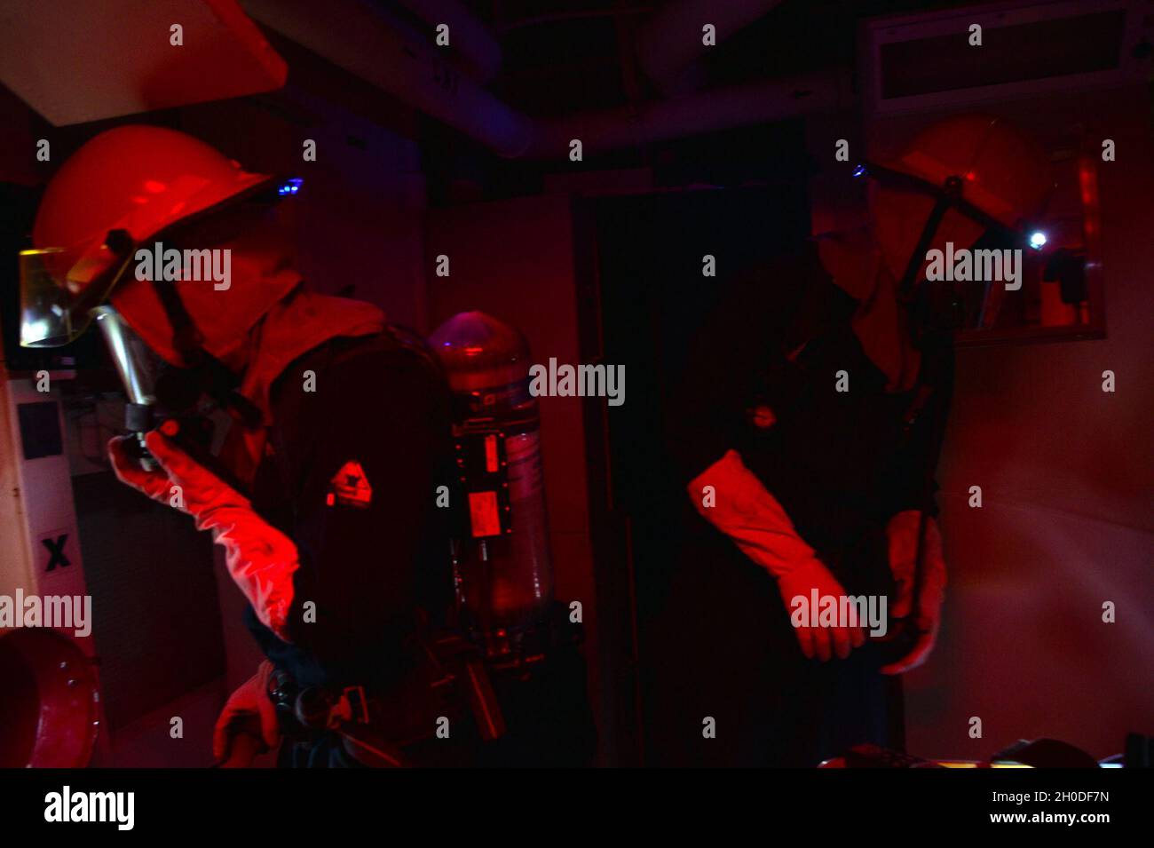 Berthing compartment hi-res stock photography and images - Alamy