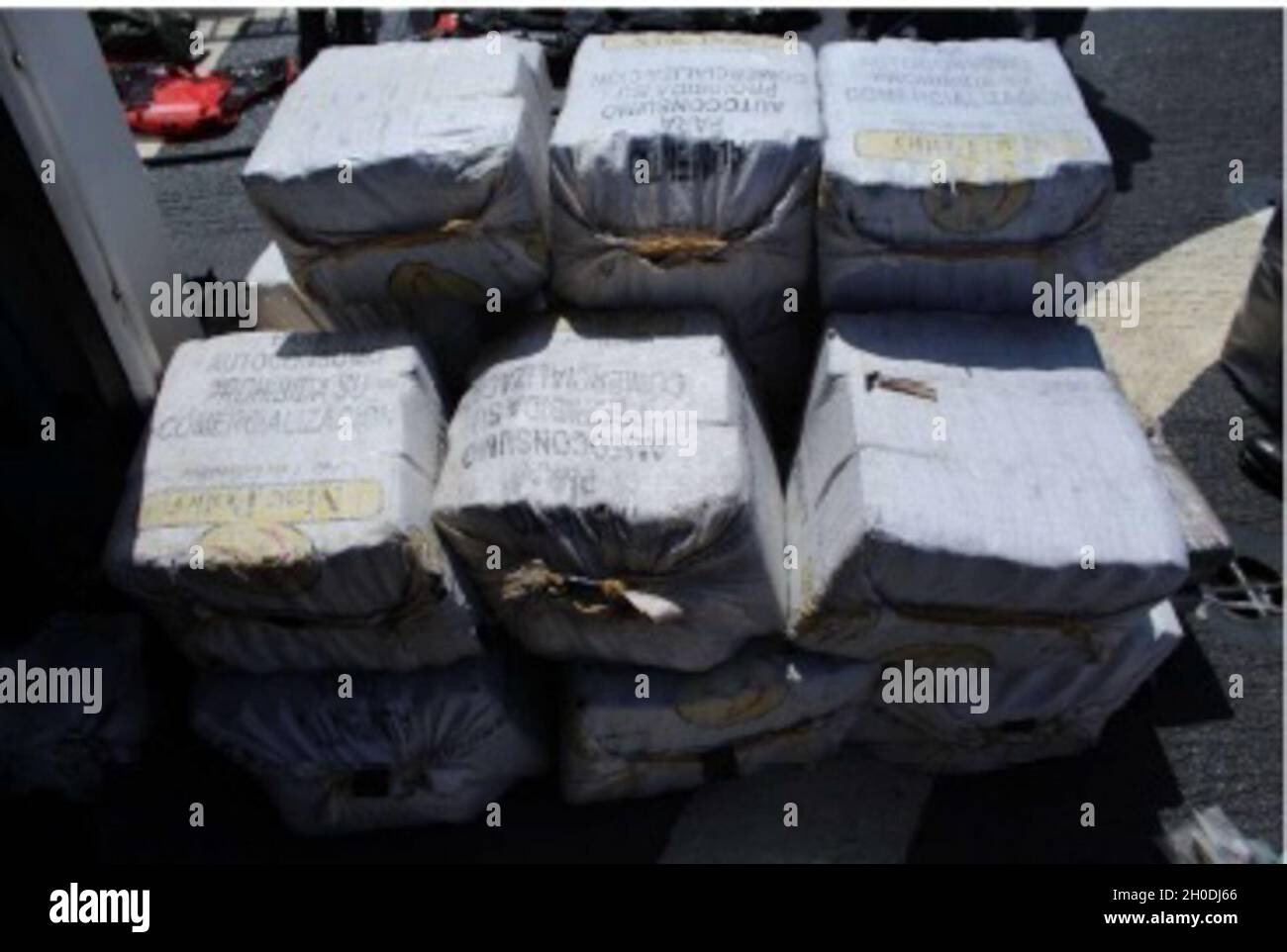 Coast Guard Cutter Mohawk (WMEC 913) boarding team seized approximately ...