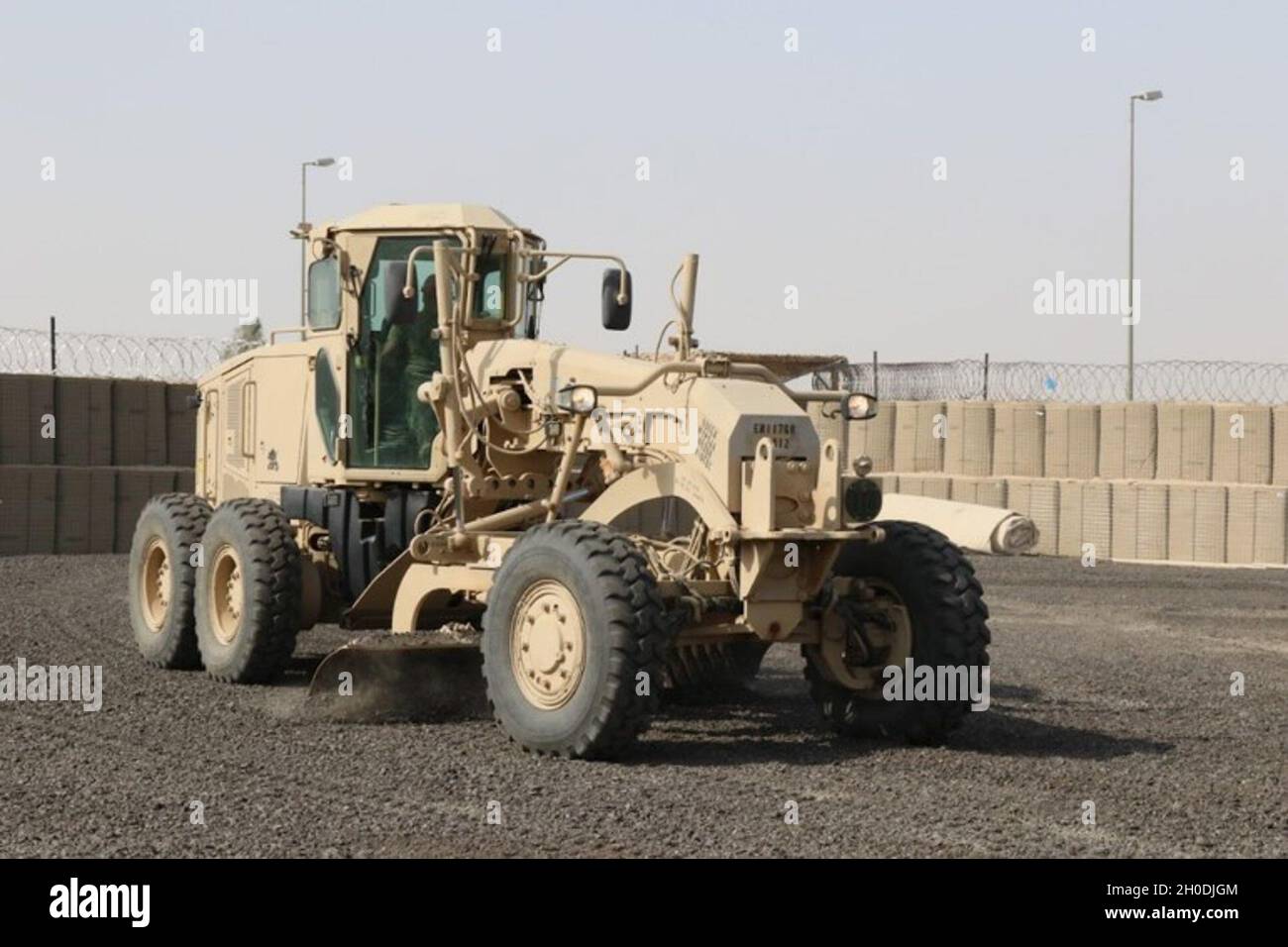 Task Force Iron Castle Engineers and Kuwaiti Land Force Soldiers from ...