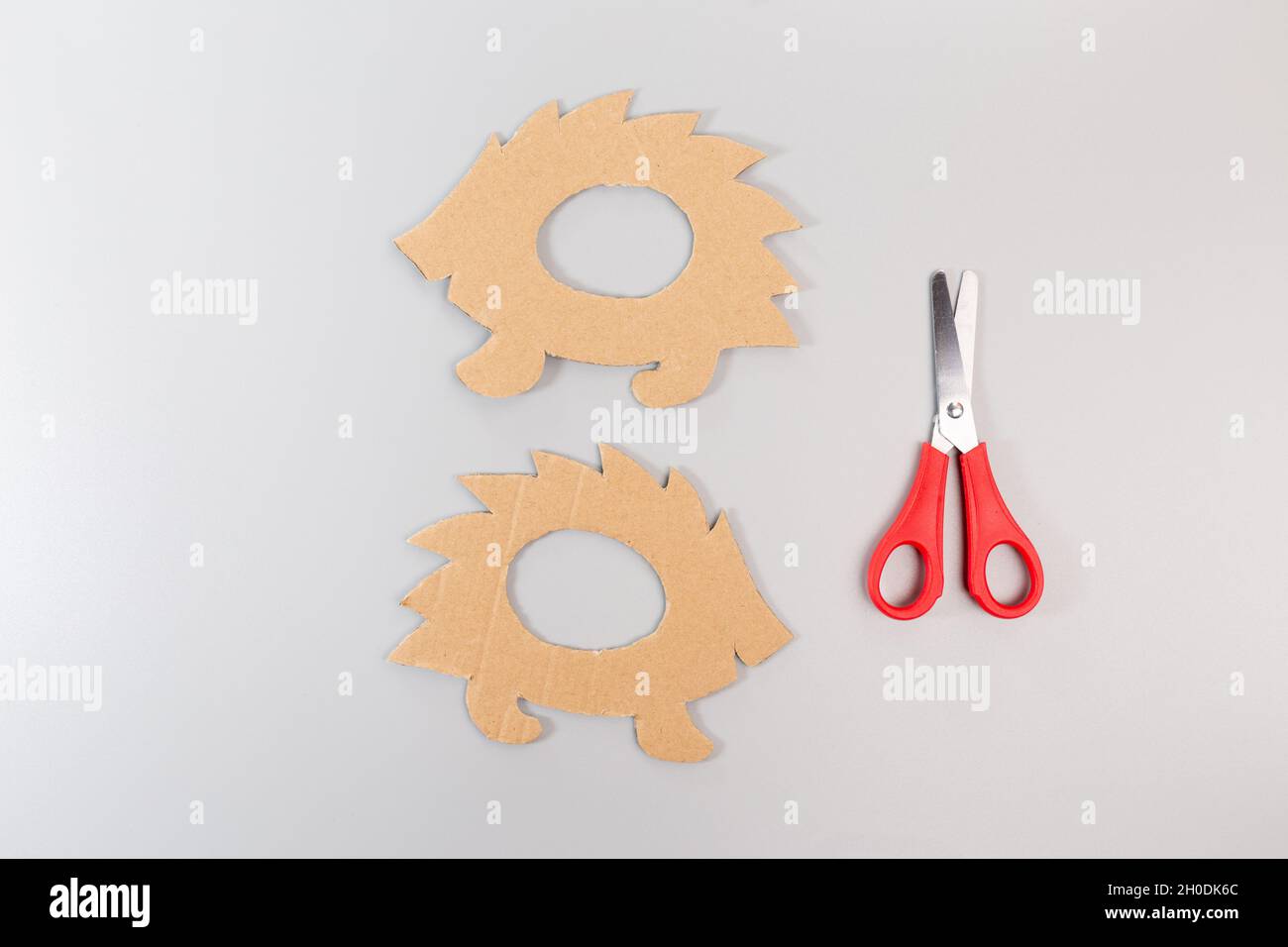 autumn craft hedgehog, art project for kindergarten kids, seasonal ...