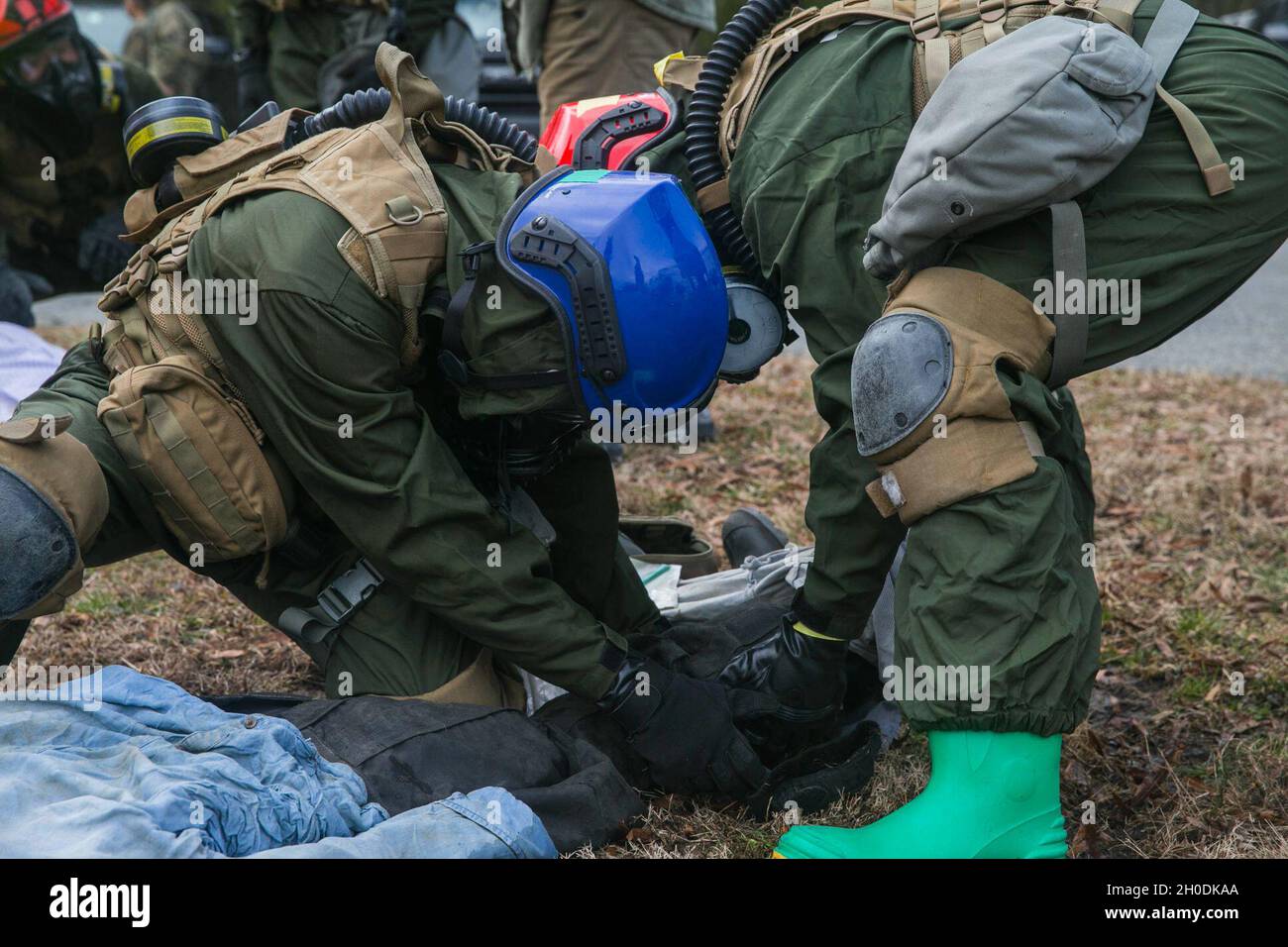 U.S. Marines and Sailors with Chemical Biological Incident Response ...