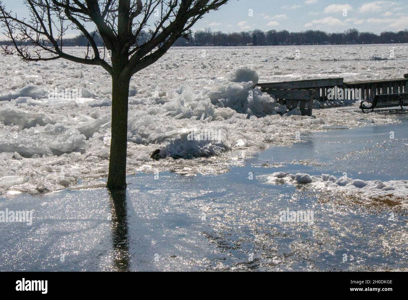 St. Clair River ice jams are causing flooding. U.S. and Canadian coast ...