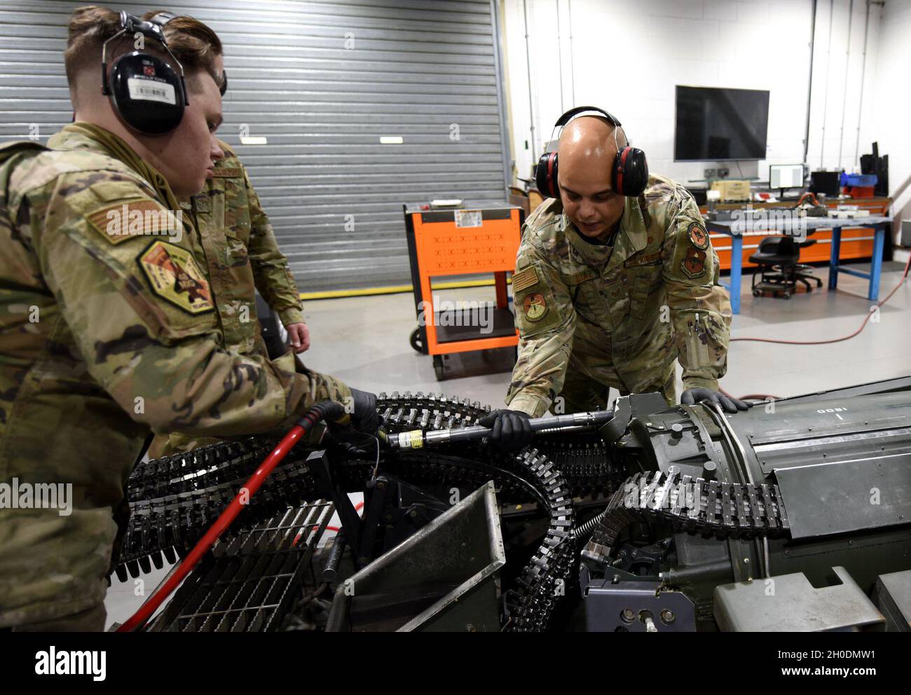 U.S. Air Force Tech. Sgt. Daniel Diaz, 48th Munitions Squadron armament ...