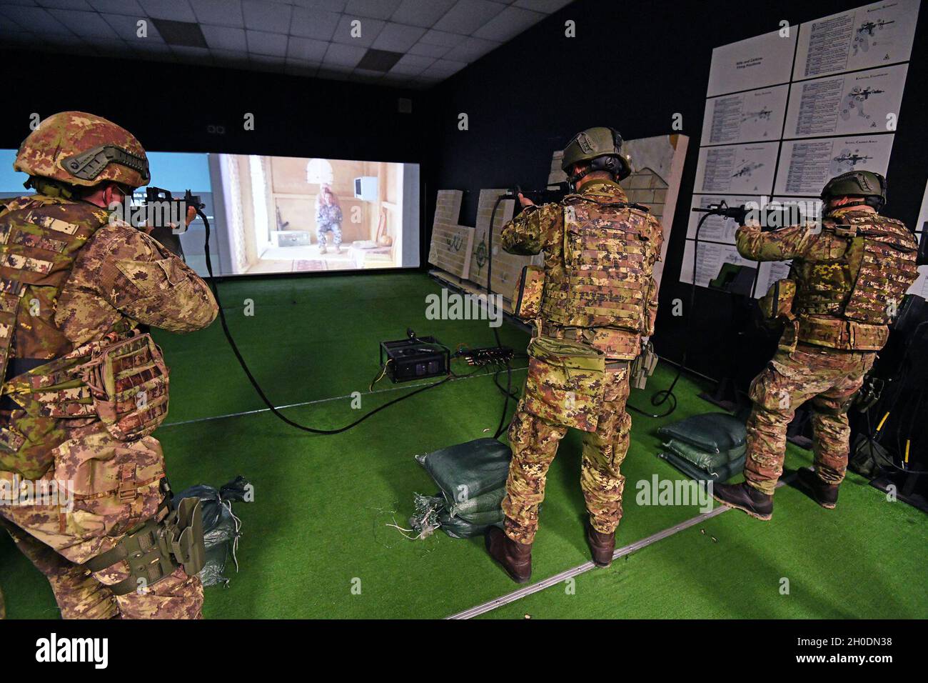 Italian Army soldiers assigned to the 66th Airmobile Infantry Regiment ...