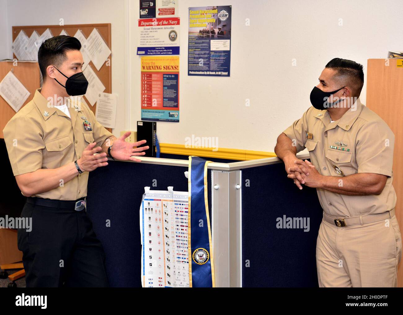 Navy talent acquisition onboarding center hi-res stock photography and ...