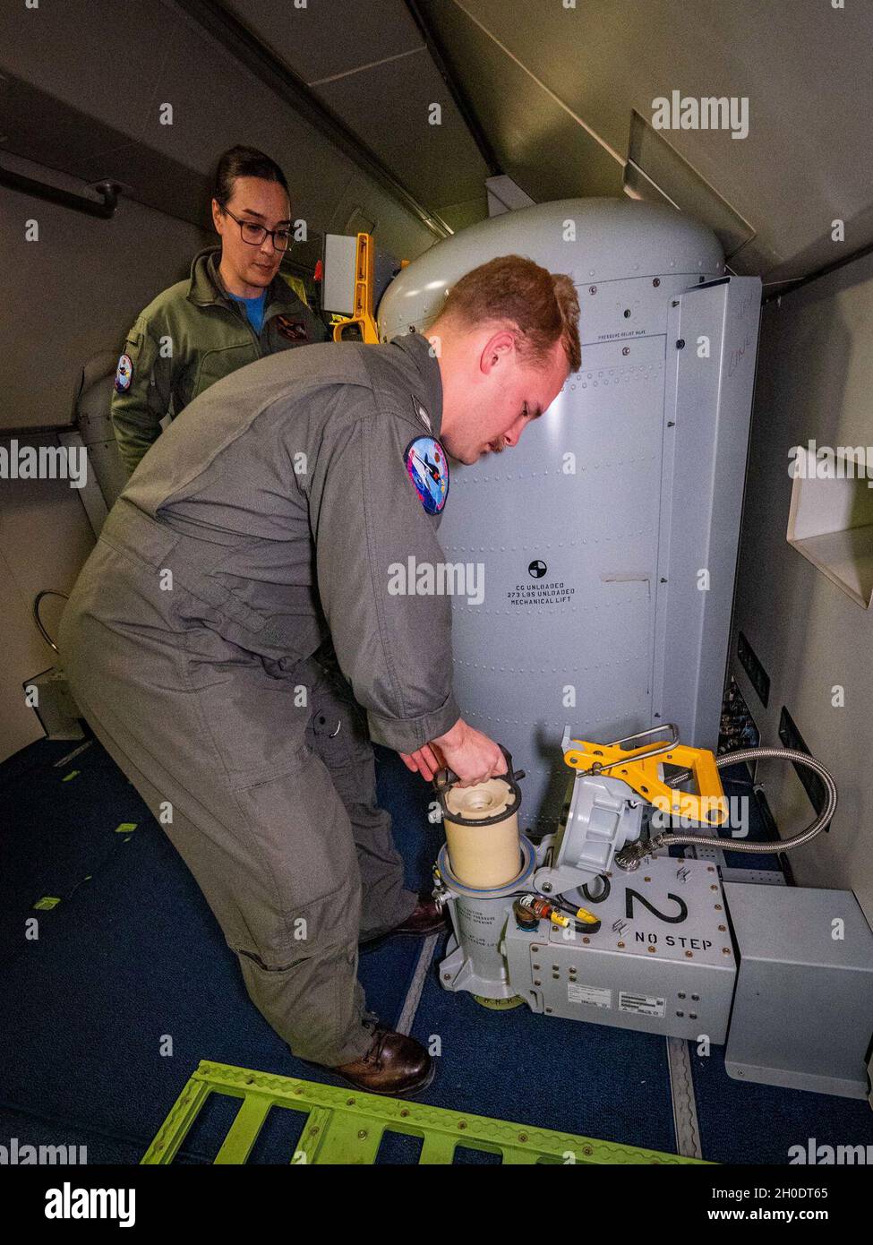 210204-N-VH871-1222 SIGONELLA, Italy (Feb. 4, 2021) Lt. Amanda Zundel ...